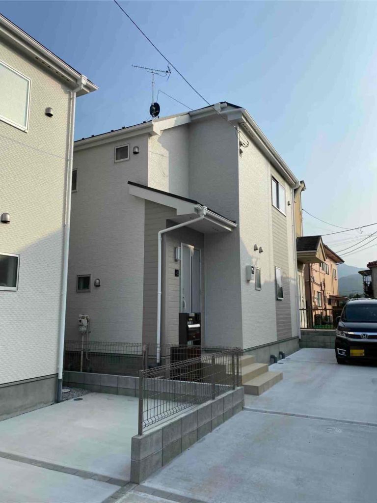 お客様お持ち込みテレビアンテナの屋根上設置工事【東京都八王子市】 | アンテナBlog | 株式会社 電翔